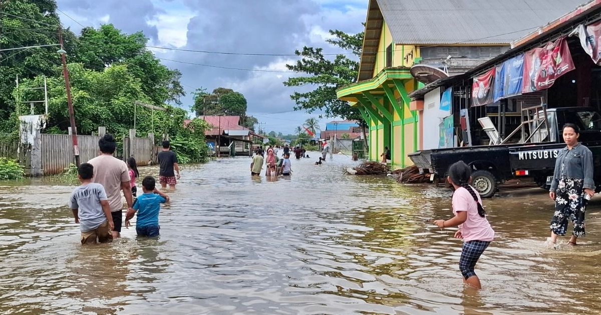 Sungai Mahakam Meluap, Ratusan Rumah di Tering Seberang | Katakaltim ...