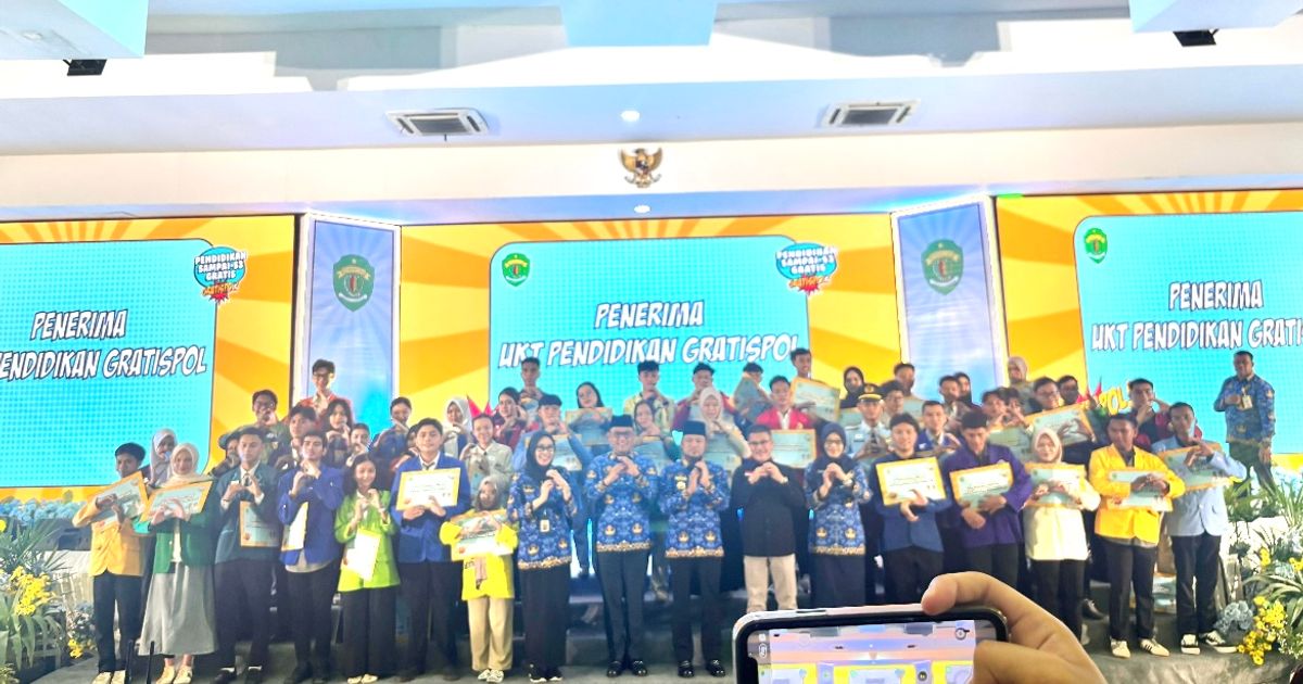 Mantap, Pemprov Kaltim Gelar Penyerahan Simbolis Gratispol Pendidikan ...